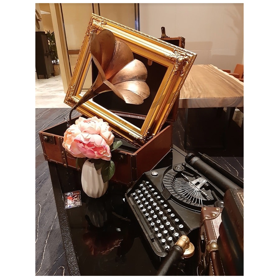 Vintage Typewriter Prop | Decor Rental Singapore Dreamscaper.sg